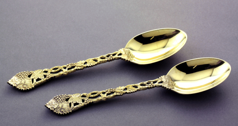 Leopard Antiques Pierced Vine Gilded Silver Dessert Spoons (Pair) - C J ...