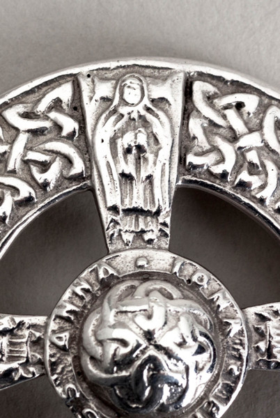 Leopard Antiques Iona Silver Prioress Anna Disc & Shield Brooch ...
