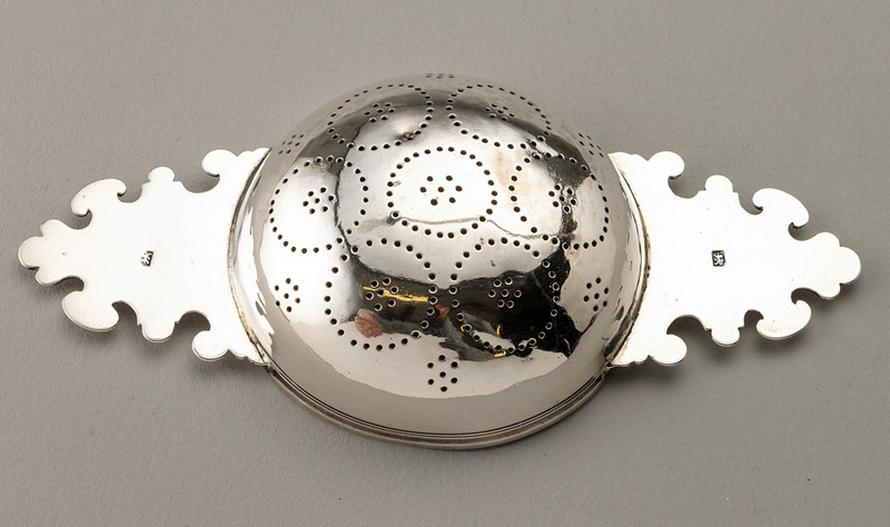 Leopard Antiques Early Georgian Silver Lemon Strainer - Samuel Lea