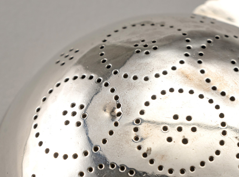 Leopard Antiques Early Georgian Silver Lemon Strainer - Samuel Lea