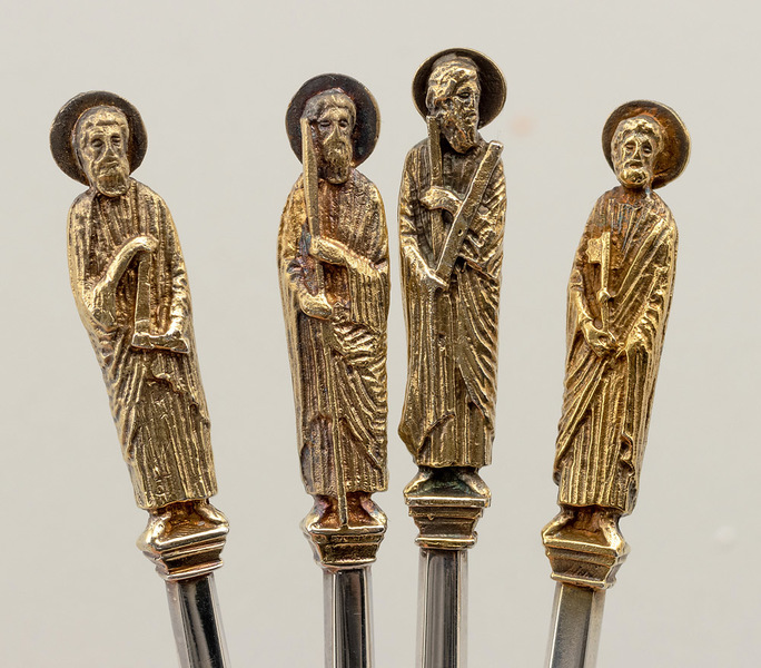 Leopard Antiques Sterling Silver Apostle Spoon Set (Set of 13) - South ...