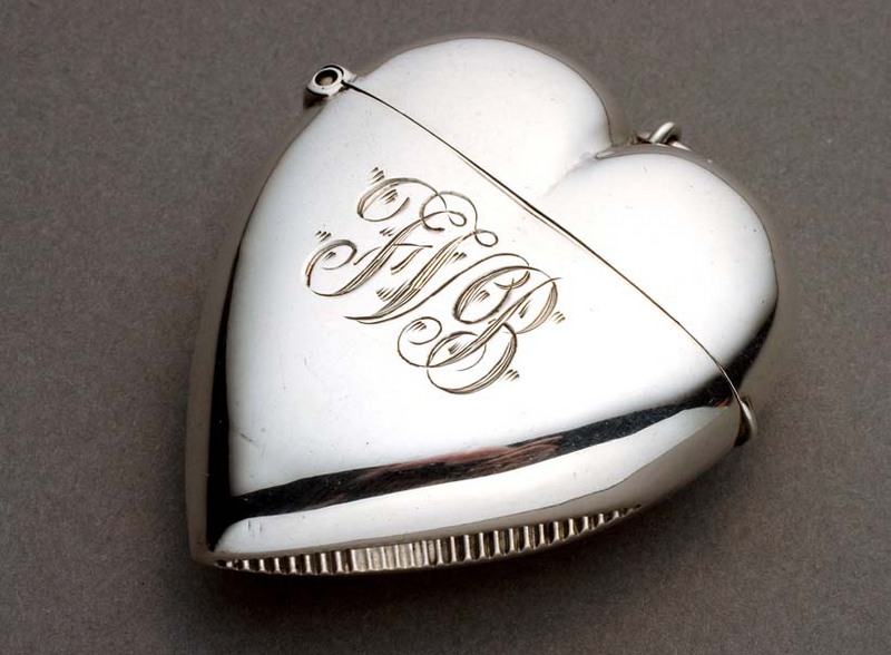 Leopard Antiques Silver Heart Vesta Case