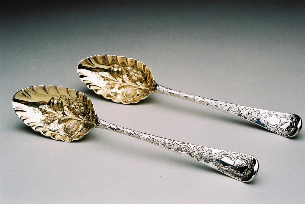 Leopard Antiques Hester Bateman Silver Berryspoons (pair)